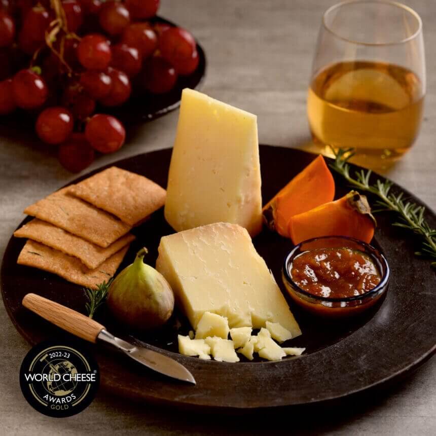 Moony - Cloth Bound Cheddar - Eleftheria Cheese