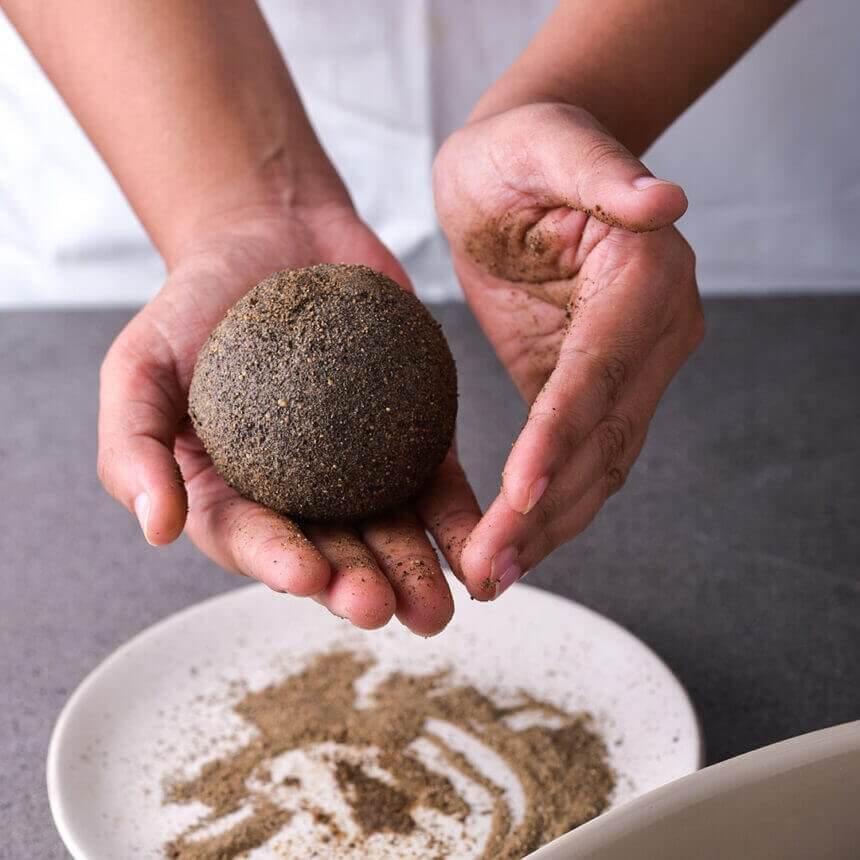Kaali Miri – Artisanal Belper Knolle Style Cheese